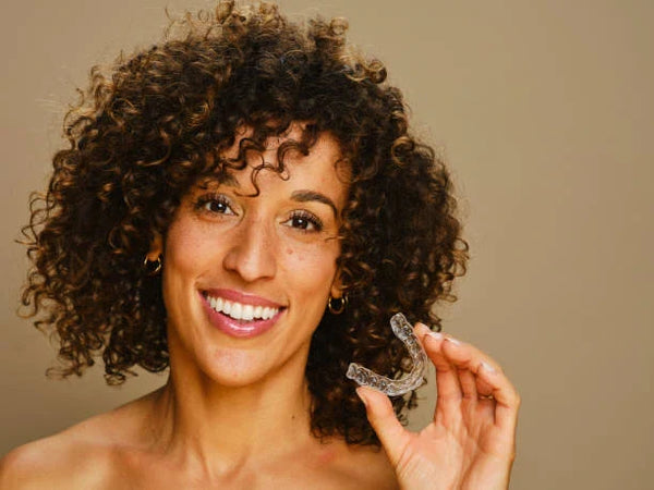 😅 10 Tips to Make Your Retainer Less Annoying - NewSmile UK